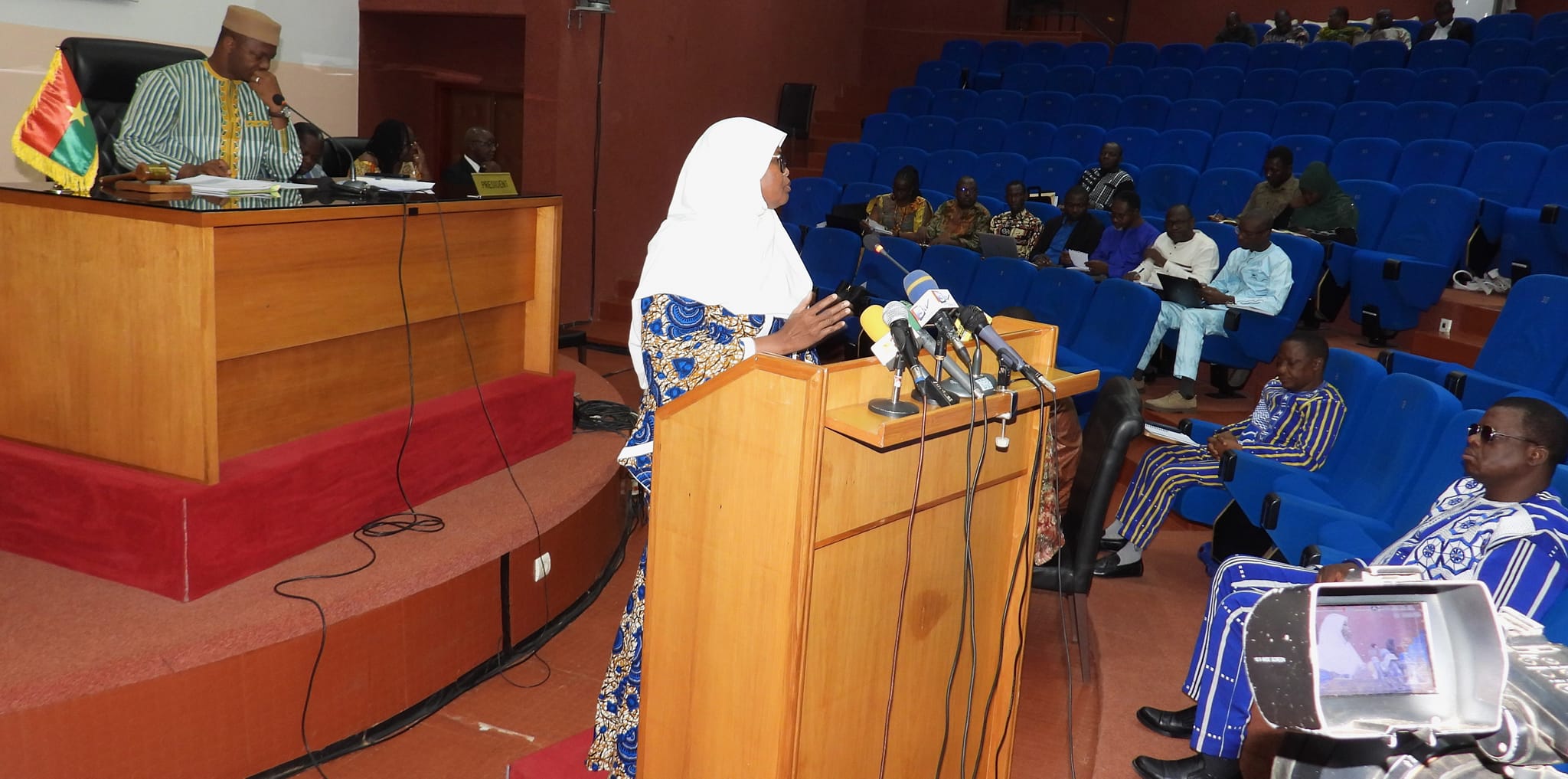 𝐏𝐀𝐂𝐓 𝐃𝐈𝐆𝐈𝐓𝐀𝐋 𝐁𝐅 : 𝐥𝐞𝐬 𝐝𝐞𝐩𝐮𝐭𝐞𝐬 𝐝𝐨𝐧𝐧𝐞𝐧𝐭 𝐪𝐮𝐢𝐭𝐮𝐬 𝐚𝐮 𝐆𝐨𝐮𝐯𝐞𝐫𝐧𝐞𝐦𝐞𝐧𝐭 - Ministère de la Transition ...