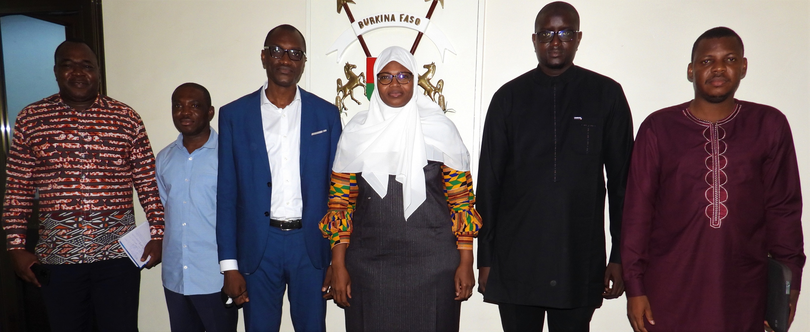 Dématérialisation des services publics : la ministre en charge du ...